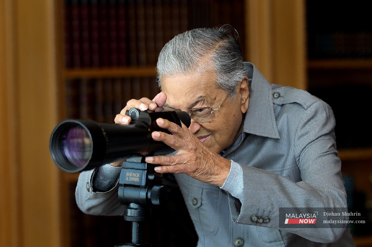 Seeing is believing, says Dr M on Anwar’s claim to numbers | MalaysiaNow