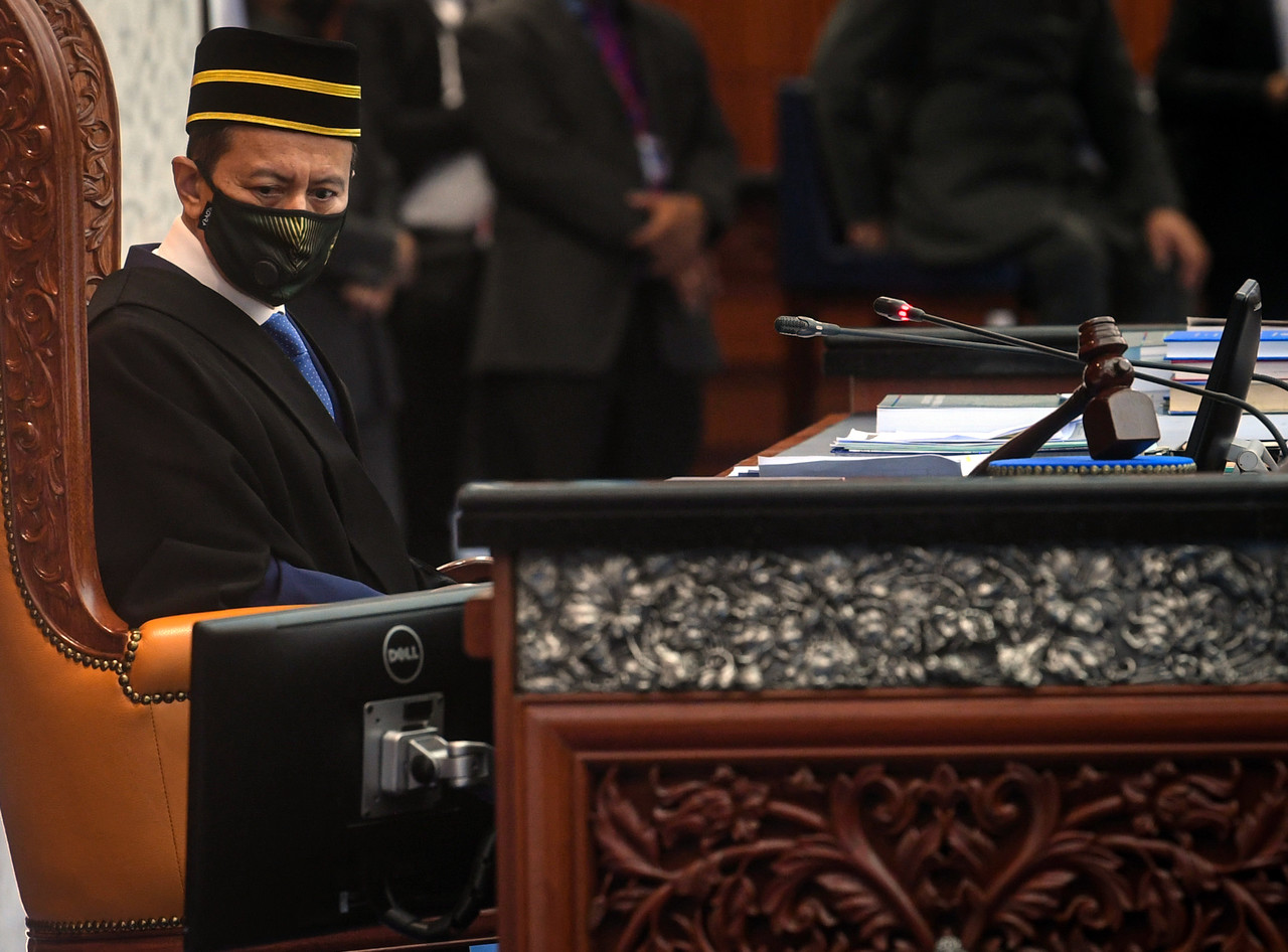 Mahathir loses bid to challenge appointments of Dewan Rakyat speaker ...