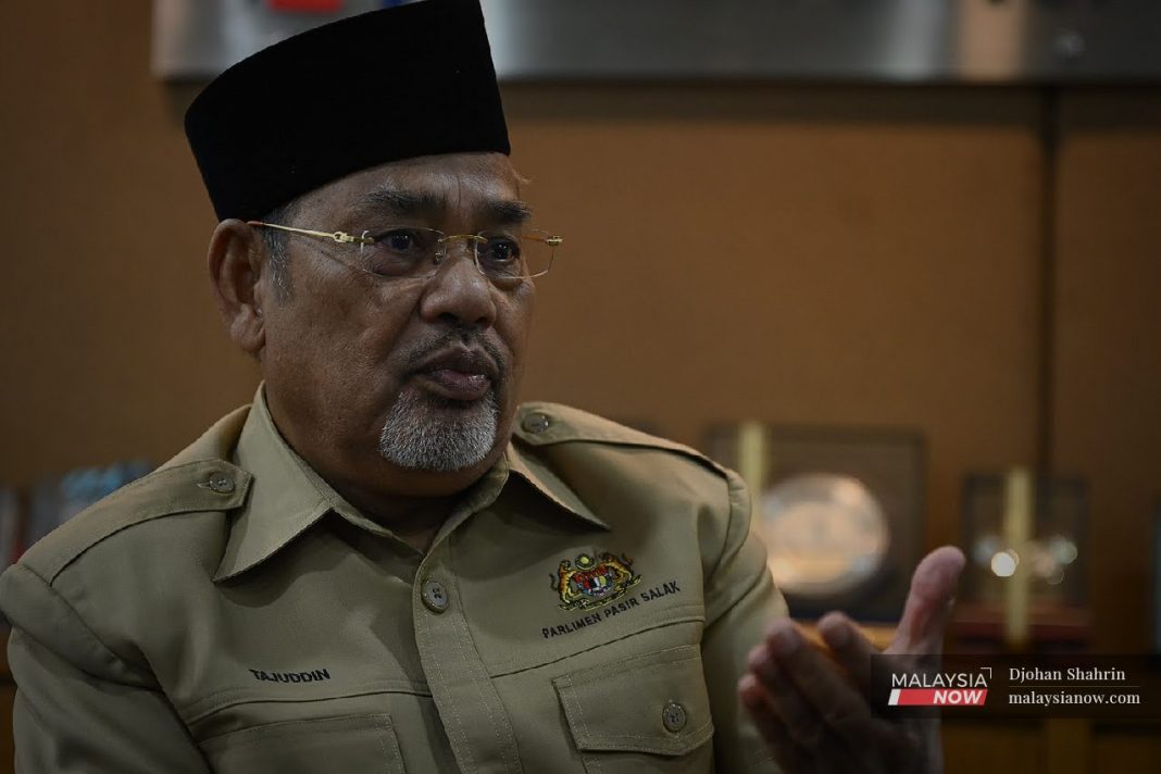 Pressure builds to drop Tajuddin as election director as Umno feels ...