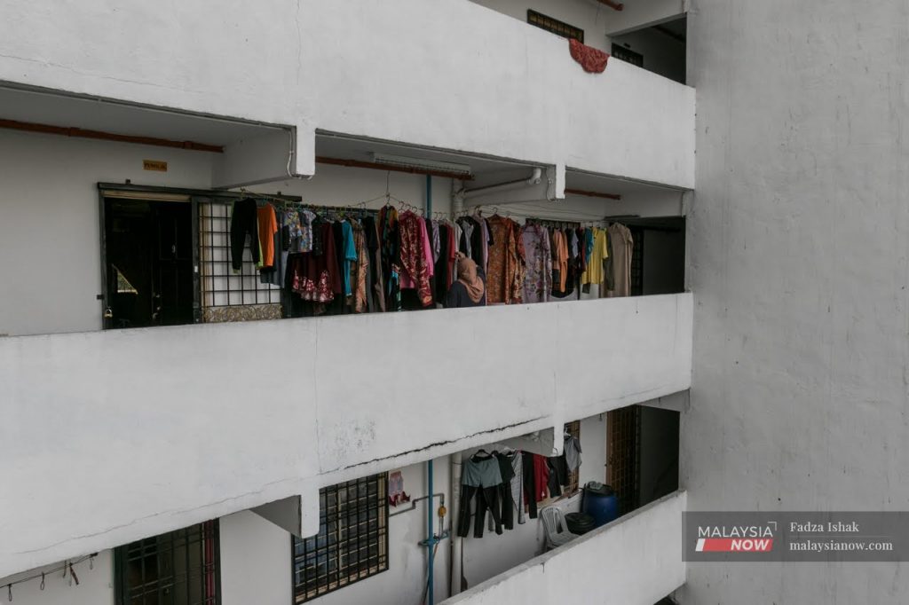 Give govt aid to low-income groups during MCO 3.0, experts say ...