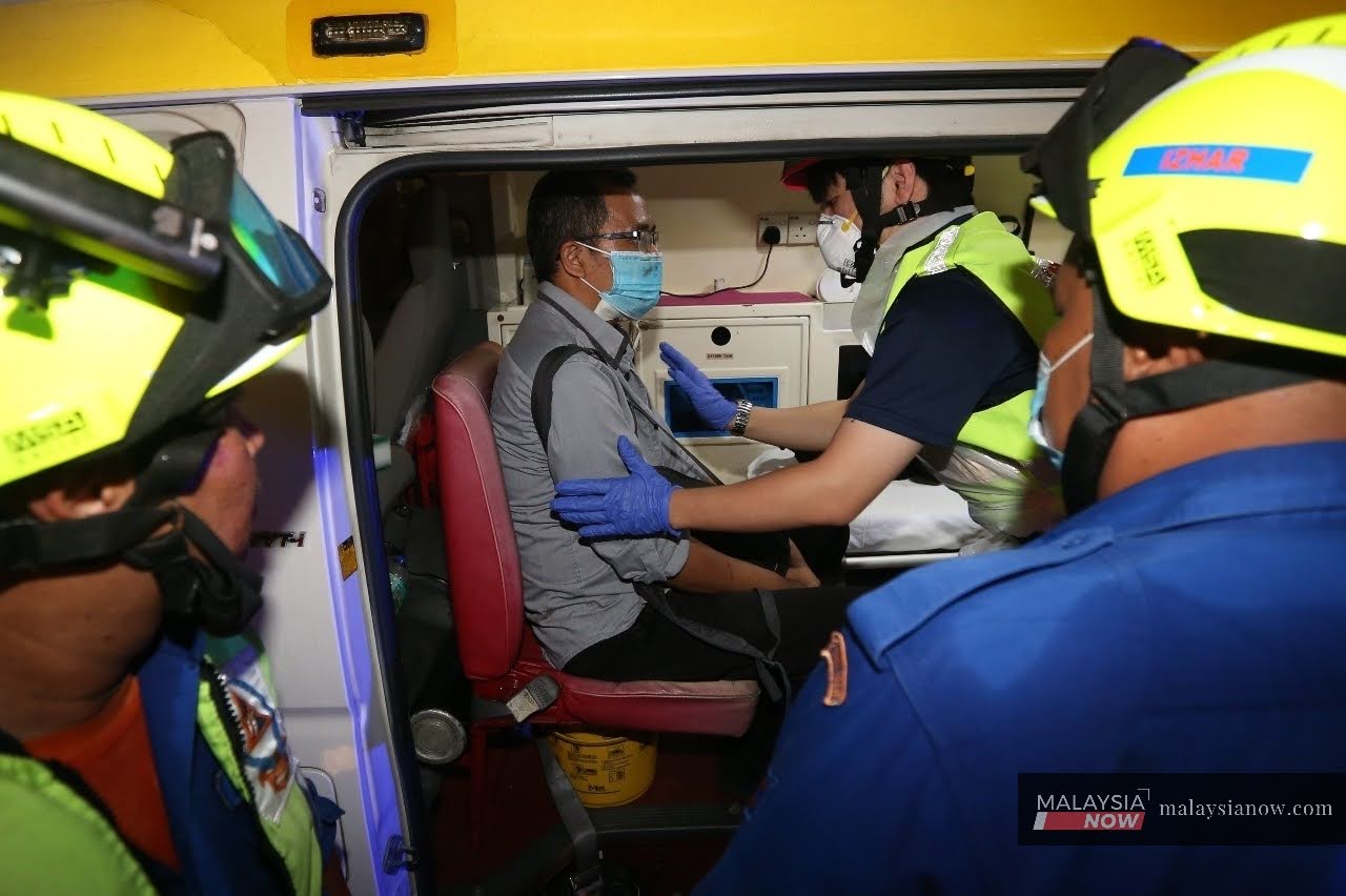 213 cedera dalam pertembungan dua tren LRT laluan Kelana Jaya | MalaysiaNow