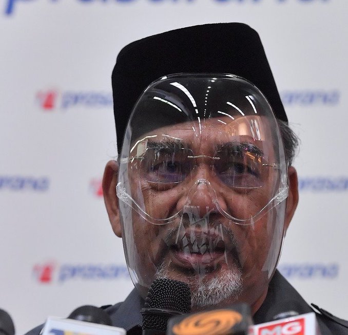 Tajuddin questioned on lack of face mask at LRT media conference ...