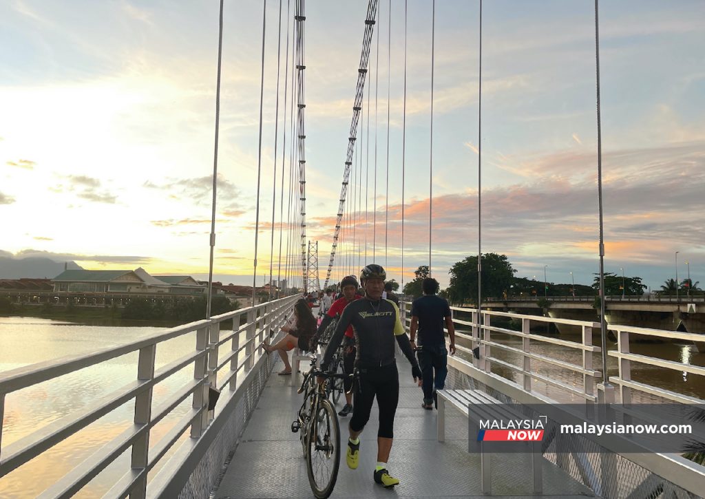 Sarawak’s bridge through time | MalaysiaNow