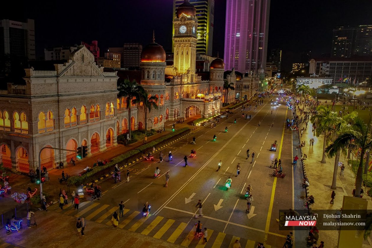 ‘Lepak’ culture: Once frowned on as social ill, now a family event ...